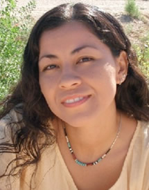 Meet poeta/profesora Emmy Perez - Mujeres Activas en Letras y Cambio Social